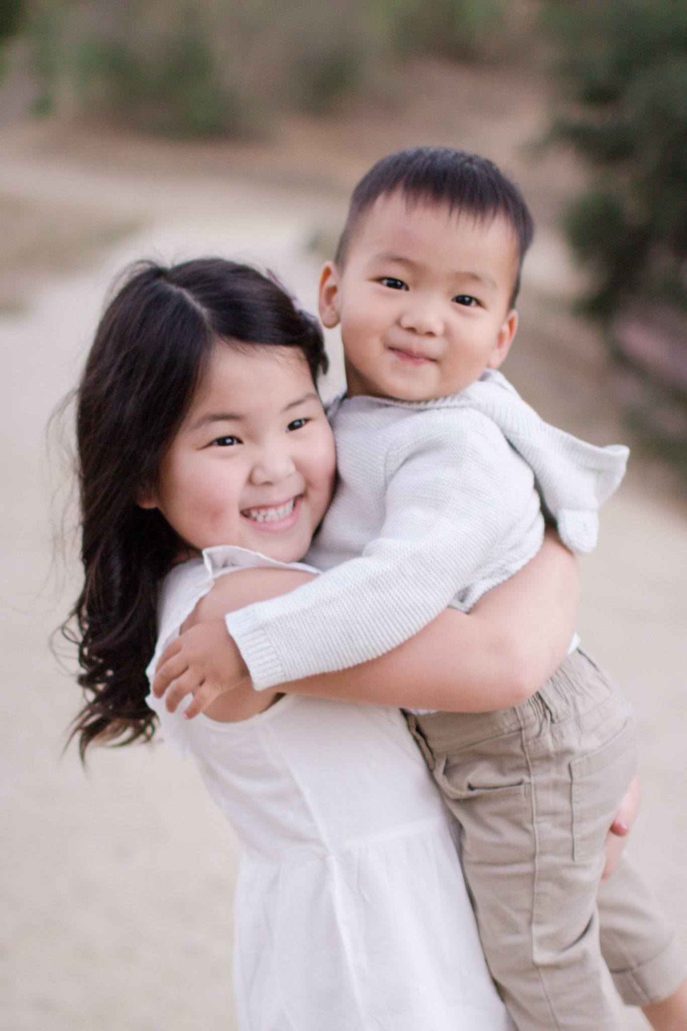 Outdoor Family Session Sneak Peek | Chiu Family - tiffanychiphotography.com